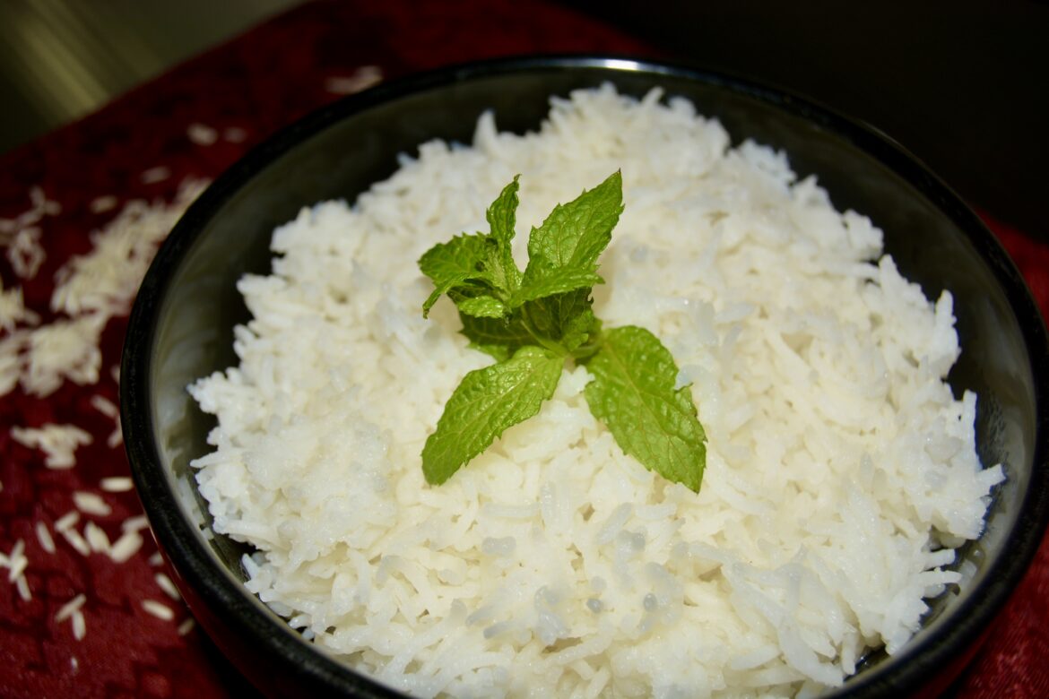 Saada Ubala Hua Saphed Chavaal (Plain Boiled White Rice) | The Indian ...