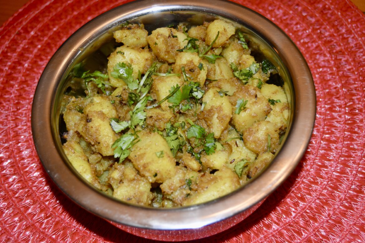 Masala Sukha Allu (Spiced Potatoes) | The Indian Foodie